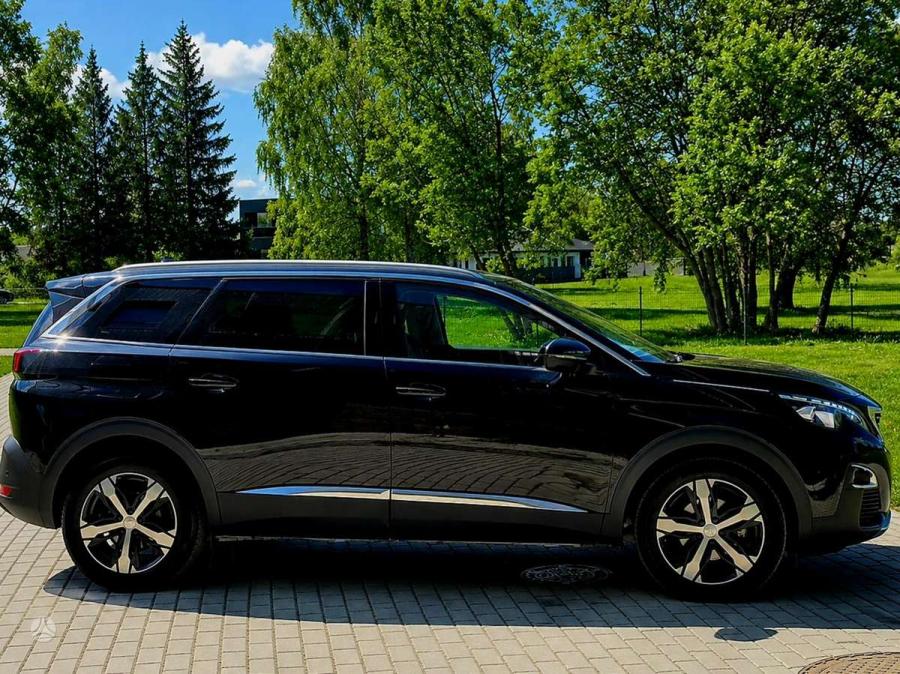 Black Peugeot 5008 2017 in Taurage, with an engine capacity of 1.20 L and mileage of 159 thousand km for 9800 €, photo 9 on AUTOMOTO.COM.LV