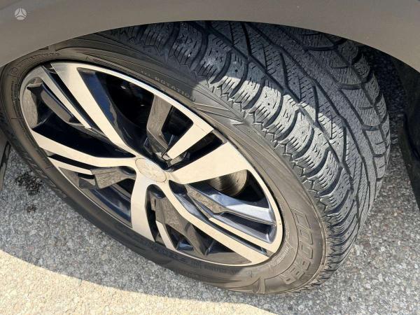 Melns Peugeot 5008 2017 Kauņa, ar dzinēja tilpumu 1.60 L un nobraukumu 136 tūkst. km par 14900 €, foto 40 vietnē AUTOMOTO.COM.LV