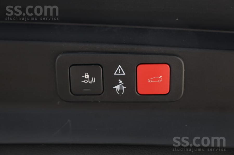 Black Peugeot 5008 2017 in Tukums, with an engine capacity of 2.00 L and mileage of 242 thousand km for 15900 €, photo 11 on AUTOMOTO.COM.LV