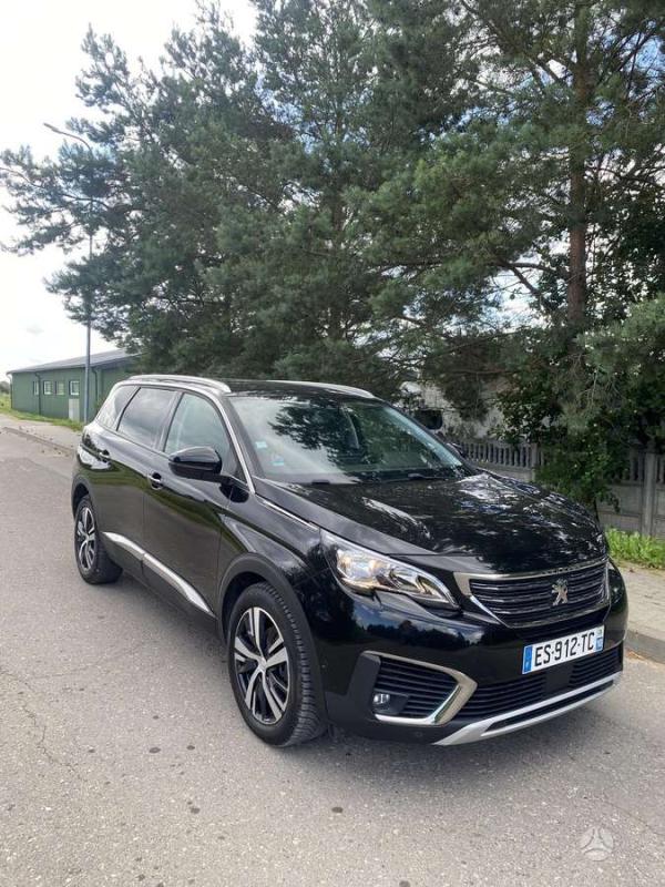 Black Peugeot 5008 2017 in Taurage, with an engine capacity of 1.20 L and mileage of 87 thousand km for 9499 €, photo 4 on AUTOMOTO.COM.LV