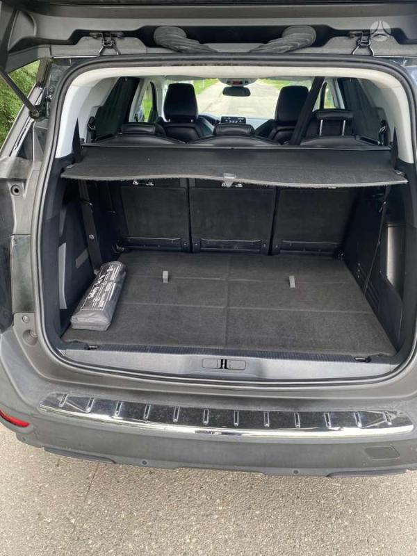 Black Peugeot 5008 2017 in Taurage, with an engine capacity of 1.20 L and mileage of 87 thousand km for 9499 €, photo 8 on AUTOMOTO.COM.LV