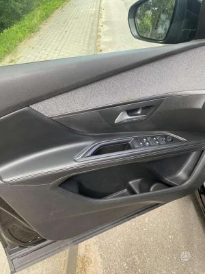 Melns Peugeot 5008 2017 Tauragė, ar dzinēja tilpumu 1.20 L un nobraukumu 87 tūkst. km par 9499 €, foto 14 vietnē AUTOMOTO.COM.LV