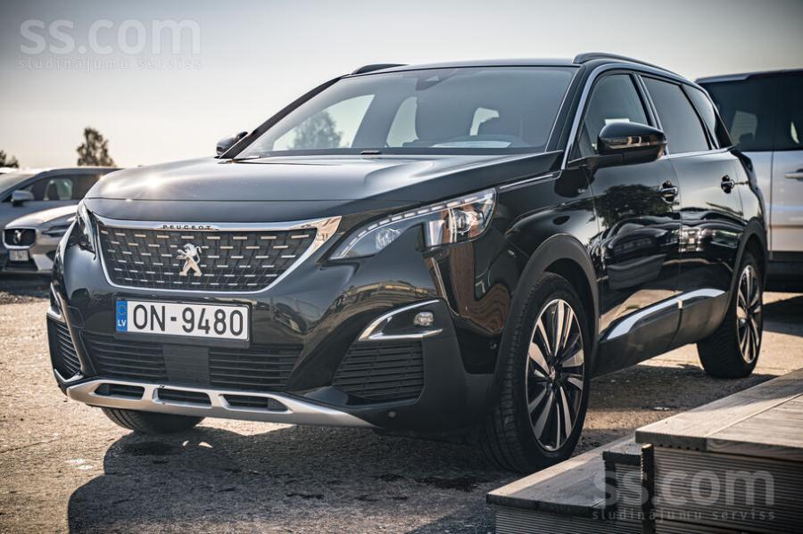 Black Peugeot 5008 2017 in Riga, with an engine capacity of 1.60 L and mileage of 234 thousand km for 13890 €, photo 4 on AUTOMOTO.COM.LV