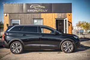 Black Peugeot 5008 2017 in Riga, with an engine capacity of 1.60 L and mileage of 234 thousand km for 13890 €, photo 5 on AUTOMOTO.COM.LV