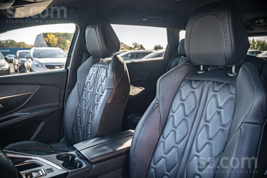 Black Peugeot 5008 2017 in Riga, with an engine capacity of 1.60 L and mileage of 234 thousand km for 13890 €, photo 10 on AUTOMOTO.COM.LV