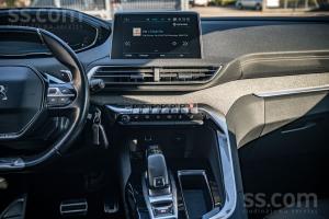 Black Peugeot 5008 2017 in Riga, with an engine capacity of 1.60 L and mileage of 234 thousand km for 13890 €, photo 11 on AUTOMOTO.COM.LV