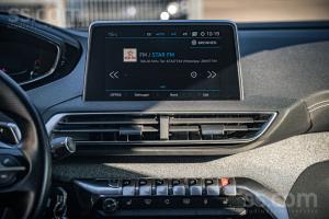 Black Peugeot 5008 2017 in Riga, with an engine capacity of 1.60 L and mileage of 234 thousand km for 13890 €, photo 12 on AUTOMOTO.COM.LV