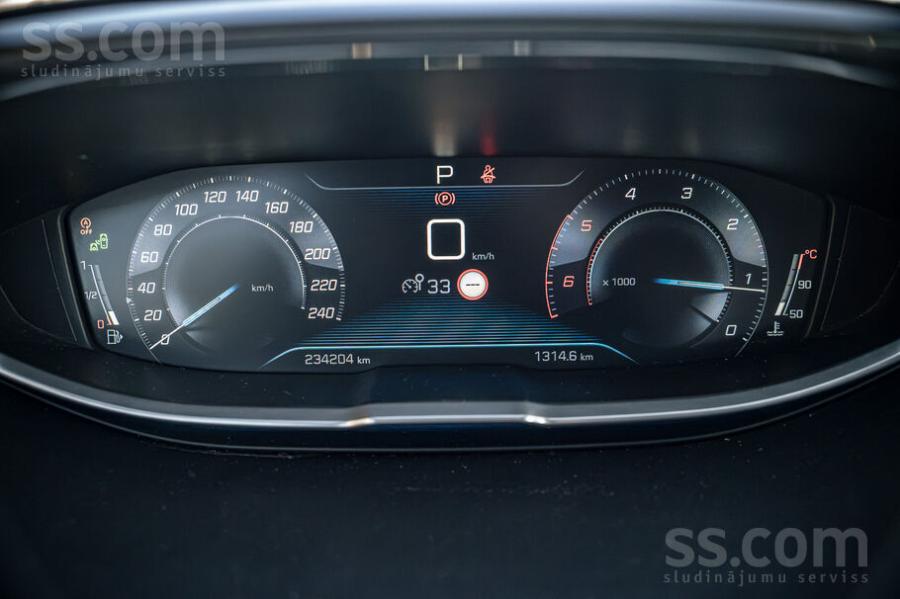 Black Peugeot 5008 2017 in Riga, with an engine capacity of 1.60 L and mileage of 234 thousand km for 13890 €, photo 18 on AUTOMOTO.COM.LV