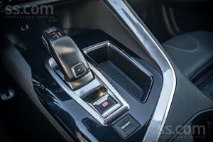 Black Peugeot 5008 2017 in Riga, with an engine capacity of 1.60 L and mileage of 234 thousand km for 13890 €, photo 21 on AUTOMOTO.COM.LV