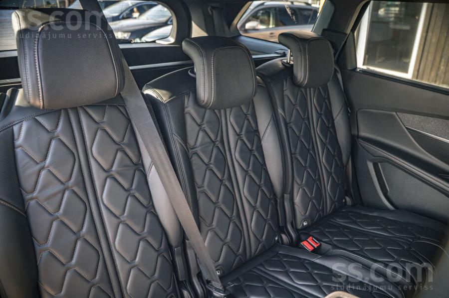 Black Peugeot 5008 2017 in Riga, with an engine capacity of 1.60 L and mileage of 234 thousand km for 13890 €, photo 29 on AUTOMOTO.COM.LV