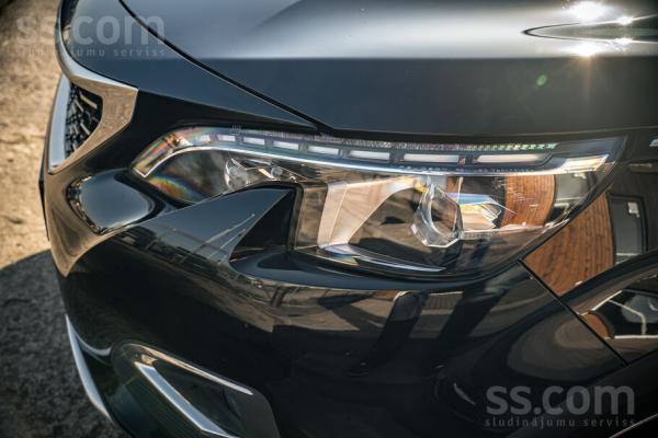 Black Peugeot 5008 2017 in Riga, with an engine capacity of 1.60 L and mileage of 234 thousand km for 13890 €, photo 6 on AUTOMOTO.COM.LV