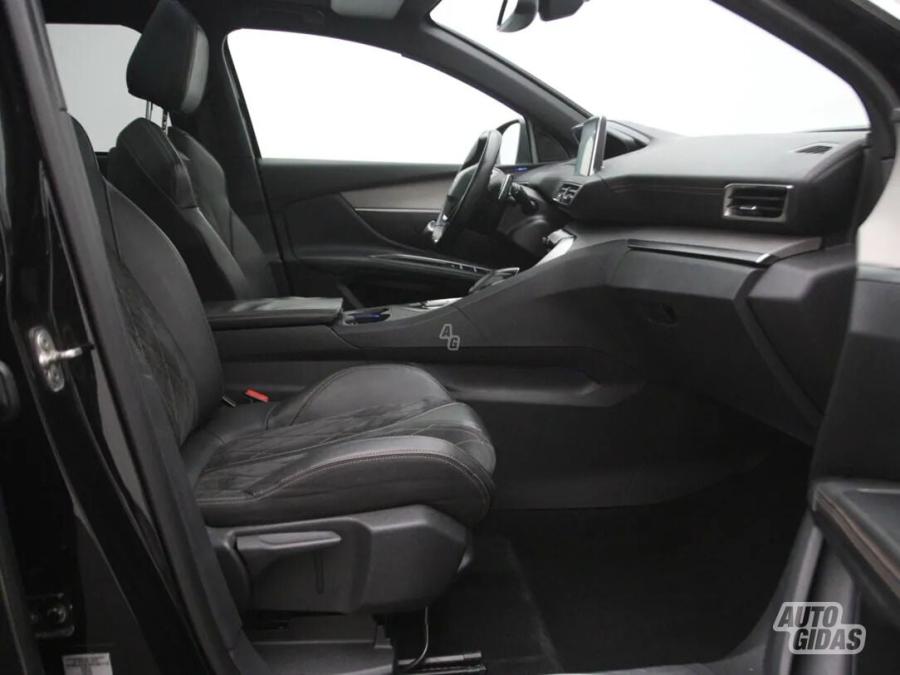 Black Peugeot 5008 2018 in Vilnius, with an engine capacity of 2.00 L and mileage of 279 thousand km for 14399 €, photo 15 on AUTOMOTO.COM.LV