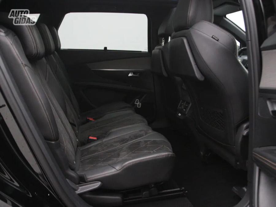 Black Peugeot 5008 2018 in Vilnius, with an engine capacity of 2.00 L and mileage of 279 thousand km for 14399 €, photo 16 on AUTOMOTO.COM.LV