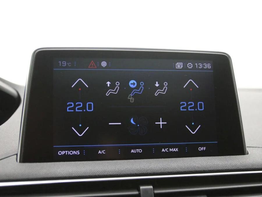 Black Peugeot 5008 2018 in Vilnius, with an engine capacity of 2.00 L and mileage of 279 thousand km for 14399 €, photo 21 on AUTOMOTO.COM.LV