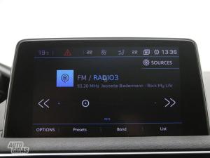 Black Peugeot 5008 2018 in Vilnius, with an engine capacity of 2.00 L and mileage of 279 thousand km for 14399 €, photo 23 on AUTOMOTO.COM.LV