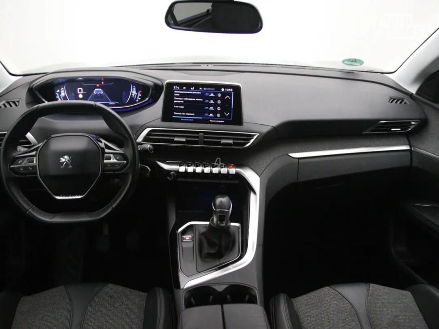 Black Peugeot 5008 2018 in Vilnius, with an engine capacity of 1.60 L and mileage of 235 thousand km for 12399 €, photo 3 on AUTOMOTO.COM.LV
