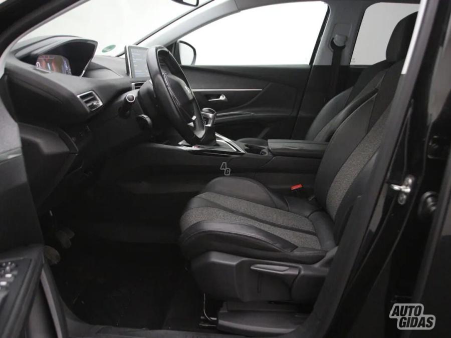 Black Peugeot 5008 2018 in Vilnius, with an engine capacity of 1.60 L and mileage of 235 thousand km for 12399 €, photo 5 on AUTOMOTO.COM.LV