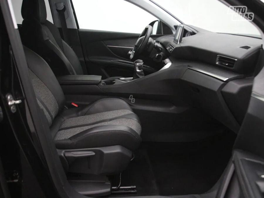 Black Peugeot 5008 2018 in Vilnius, with an engine capacity of 1.60 L and mileage of 235 thousand km for 12399 €, photo 15 on AUTOMOTO.COM.LV