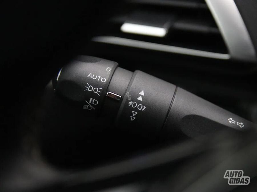 Black Peugeot 5008 2018 in Vilnius, with an engine capacity of 1.60 L and mileage of 235 thousand km for 12399 €, photo 28 on AUTOMOTO.COM.LV