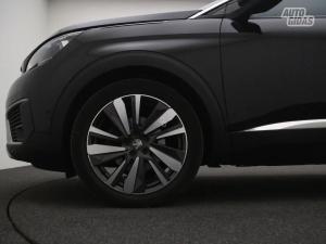 Black Peugeot 5008 2018 in Vilnius, with an engine capacity of 1.60 L and mileage of 235 thousand km for 12399 €, photo 29 on AUTOMOTO.COM.LV