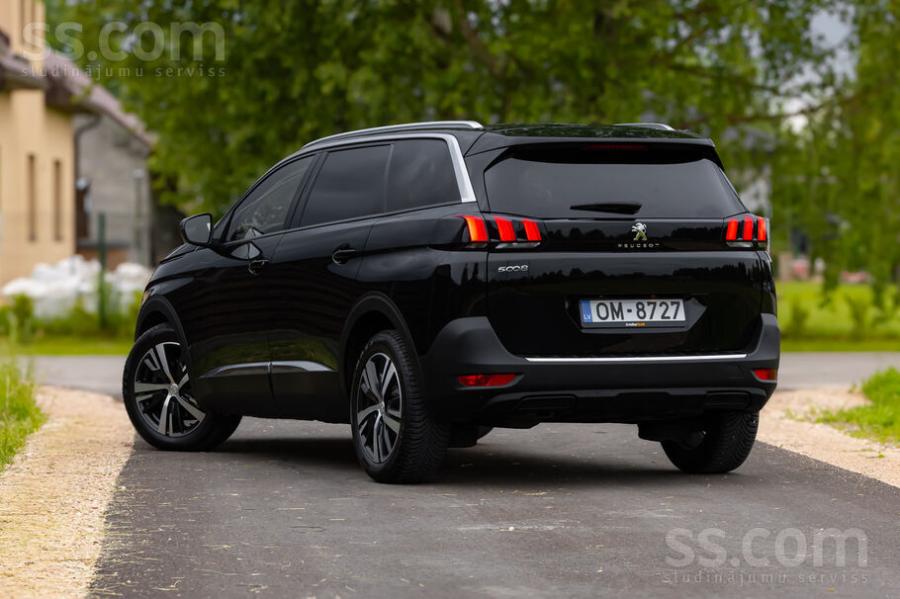 Black Peugeot 5008 2018 in Jelgava, with an engine capacity of 1.20 L and mileage of 125 thousand km for 10750 €, photo 5 on AUTOMOTO.COM.LV