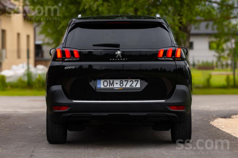 Black Peugeot 5008 2018 in Jelgava, with an engine capacity of 1.20 L and mileage of 125 thousand km for 10750 €, photo 6 on AUTOMOTO.COM.LV