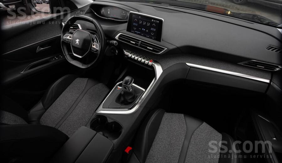 Black Peugeot 5008 2018 in Jelgava, with an engine capacity of 1.20 L and mileage of 125 thousand km for 10750 €, photo 9 on AUTOMOTO.COM.LV