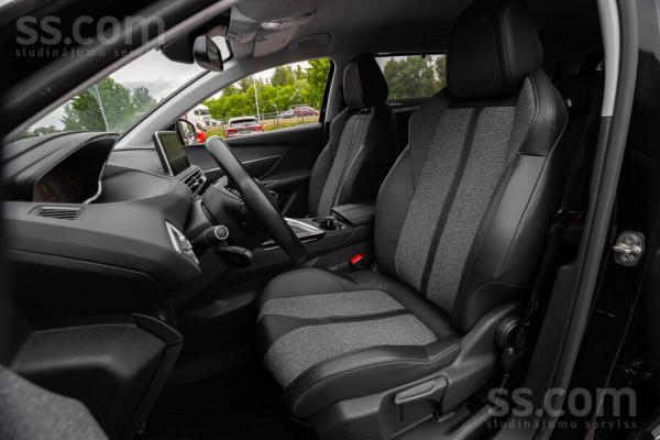 Melns Peugeot 5008 2018 Jelgava, ar dzinēja tilpumu 1.20 L un nobraukumu 125 tūkst. km par 10750 €, foto 10 vietnē AUTOMOTO.COM.LV