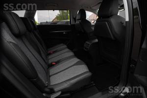 Black Peugeot 5008 2018 in Jelgava, with an engine capacity of 1.20 L and mileage of 125 thousand km for 10750 €, photo 12 on AUTOMOTO.COM.LV