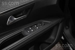 Black Peugeot 5008 2018 in Jelgava, with an engine capacity of 1.20 L and mileage of 125 thousand km for 10750 €, photo 28 on AUTOMOTO.COM.LV