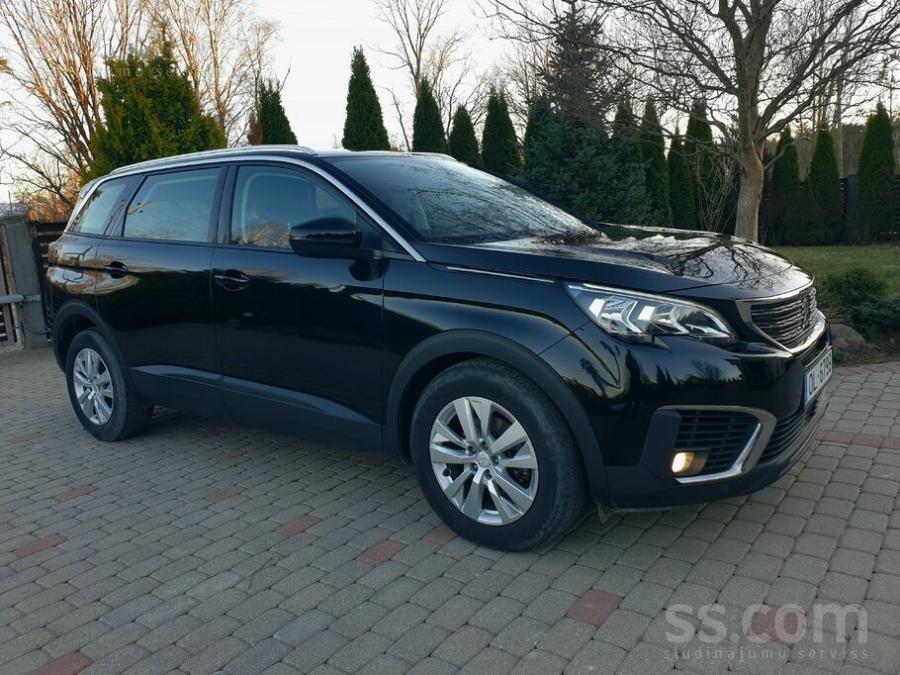 Black Peugeot 5008 2018 in Riga, with an engine capacity of 1.50 L and mileage of 123 thousand km for 12100 €, photo 3 on AUTOMOTO.COM.LV