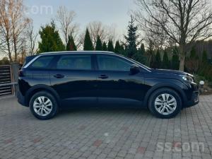 Black Peugeot 5008 2018 in Riga, with an engine capacity of 1.50 L and mileage of 123 thousand km for 12100 €, photo 4 on AUTOMOTO.COM.LV
