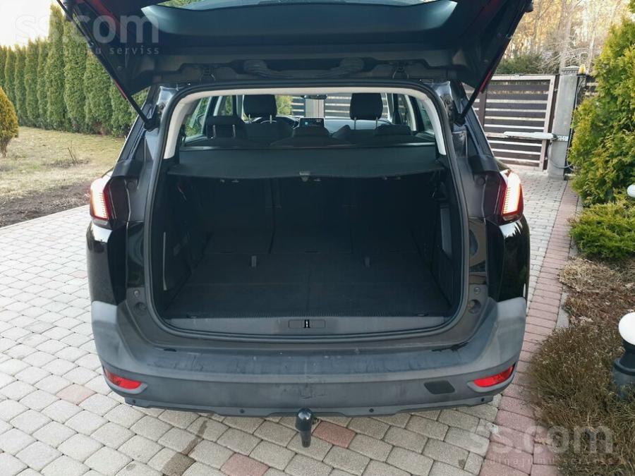 Black Peugeot 5008 2018 in Riga, with an engine capacity of 1.50 L and mileage of 123 thousand km for 12100 €, photo 13 on AUTOMOTO.COM.LV