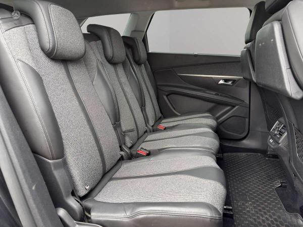 Black Peugeot 5008 2018 in Kaunas, with an engine capacity of 1.20 L and mileage of 235 thousand km for 12499 €, photo 9 on AUTOMOTO.COM.LV
