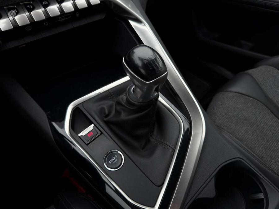 Melns Peugeot 5008 2018 Kauņa, ar dzinēja tilpumu 1.20 L un nobraukumu 235 tūkst. km par 12499 €, foto 16 vietnē AUTOMOTO.COM.LV