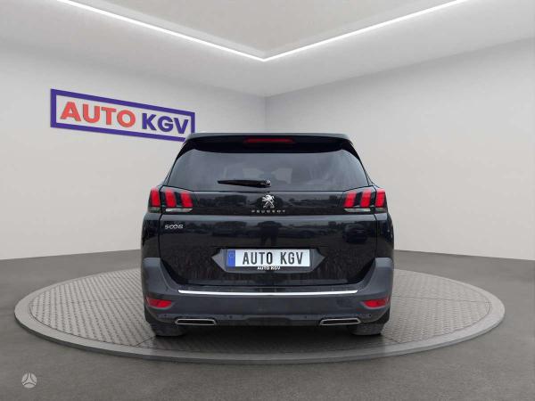 Black Peugeot 5008 2018 in Kaunas, with an engine capacity of 1.20 L and mileage of 235 thousand km for 12499 €, photo 4 on AUTOMOTO.COM.LV