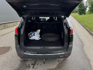 Melns Peugeot 5008 2018 Alīta, ar dzinēja tilpumu 1.50 L un nobraukumu 268 tūkst. km par 10600 €, foto 6 vietnē AUTOMOTO.COM.LV