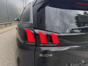 Melns Peugeot 5008 2018 Alīta, ar dzinēja tilpumu 1.50 L un nobraukumu 268 tūkst. km par 10600 €, foto 29 vietnē AUTOMOTO.COM.LV