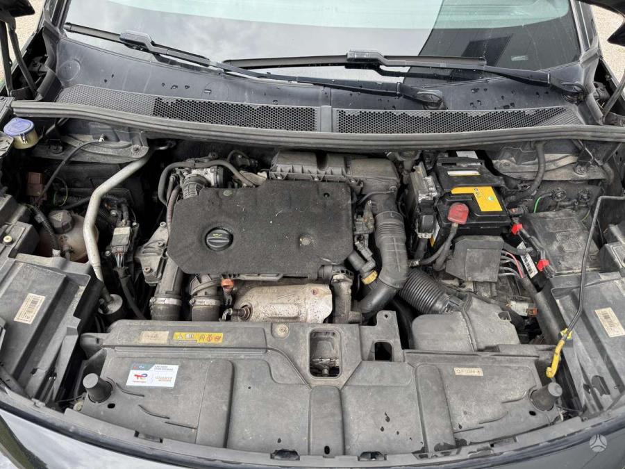 Melns Peugeot 5008 2018 Alīta, ar dzinēja tilpumu 1.50 L un nobraukumu 268 tūkst. km par 10600 €, foto 44 vietnē AUTOMOTO.COM.LV