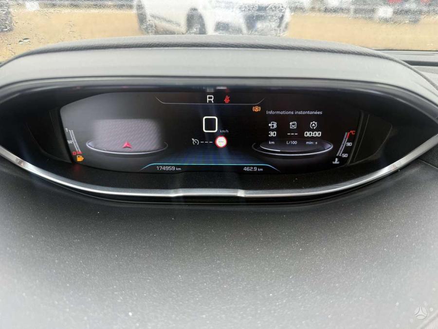 Melns Peugeot 5008 2018 Tauragė, ar dzinēja tilpumu 1.20 L un nobraukumu 170 tūkst. km par 8700 €, foto 15 vietnē AUTOMOTO.COM.LV