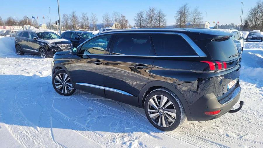 Black Peugeot 5008 2019 in Siauliai, with an engine capacity of 1.60 L and mileage of 170 thousand km for 14900 €, photo 8 on AUTOMOTO.COM.LV