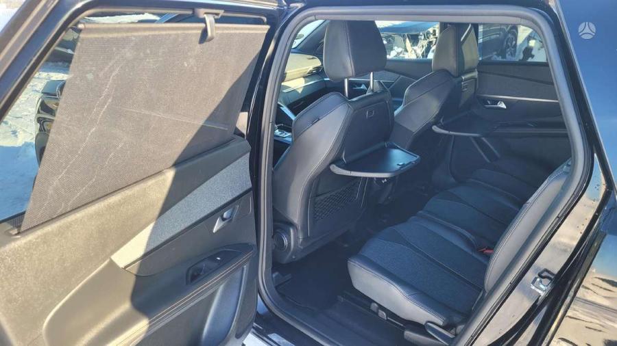 Black Peugeot 5008 2019 in Siauliai, with an engine capacity of 1.60 L and mileage of 170 thousand km for 14900 €, photo 18 on AUTOMOTO.COM.LV