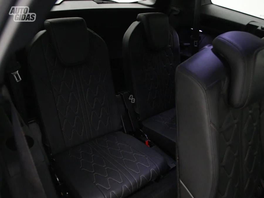 Black Peugeot 5008 2019 in Vilnius, with an engine capacity of 2.00 L and mileage of 201 thousand km for 19099 €, photo 17 on AUTOMOTO.COM.LV