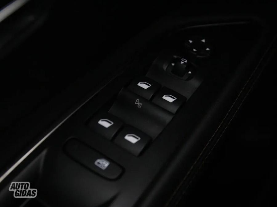 Black Peugeot 5008 2019 in Vilnius, with an engine capacity of 2.00 L and mileage of 201 thousand km for 19099 €, photo 28 on AUTOMOTO.COM.LV