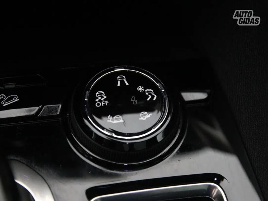 Black Peugeot 5008 2019 in Vilnius, with an engine capacity of 2.00 L and mileage of 201 thousand km for 19099 €, photo 31 on AUTOMOTO.COM.LV
