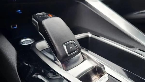 Melns Peugeot 5008 2019 Rīga, ar dzinēja tilpumu 1.60 L un nobraukumu 18 tūkst. km par 11500 €, foto 10 vietnē AUTOMOTO.COM.LV