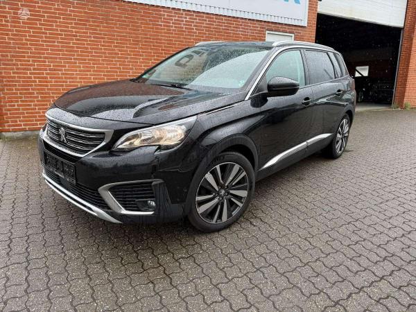 Black Peugeot 5008 2019 in Marijampole, with an engine capacity of 1.20 L and mileage of 187 thousand km for 9250 €, photo 1 on AUTOMOTO.COM.LV