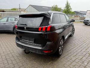 Black Peugeot 5008 2019 in Marijampole, with an engine capacity of 1.20 L and mileage of 187 thousand km for 9250 €, photo 4 on AUTOMOTO.COM.LV