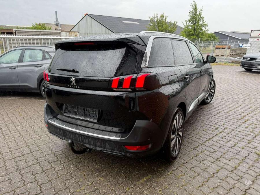 Black Peugeot 5008 2019 in Marijampole, with an engine capacity of 1.20 L and mileage of 187 thousand km for 9250 €, photo 4 on AUTOMOTO.COM.LV