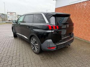Black Peugeot 5008 2019 in Marijampole, with an engine capacity of 1.20 L and mileage of 187 thousand km for 9250 €, photo 5 on AUTOMOTO.COM.LV